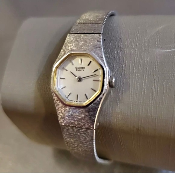Seiko | Accessories | Vintage Seiko Watch Womens Silver And Gold Tone Quartz | Poshmark